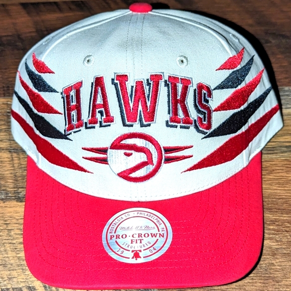 Mitchell & Ness | Accessories | Atlanta Hawks Pro Crown Fit Snapback ...